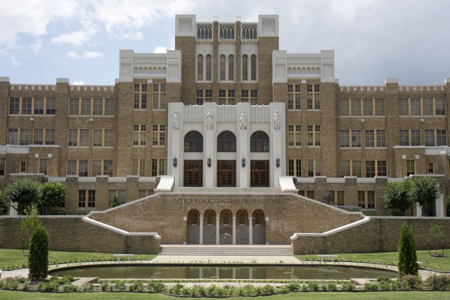 Houston High School Implements Dress Code for Parents! - Magic 95.5 FM